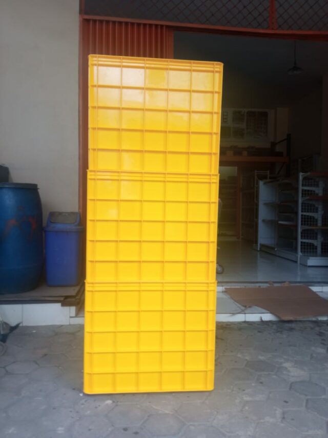 Container Box Besar Plastik Industri Rabbit Tipe 7099