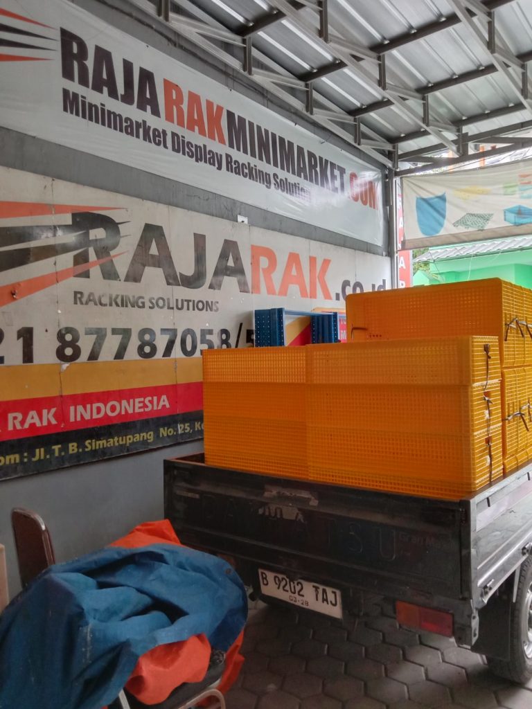 Pengiriman Box Container Plastik Industri Rabbit 7303 ke Kupang – NTT ...