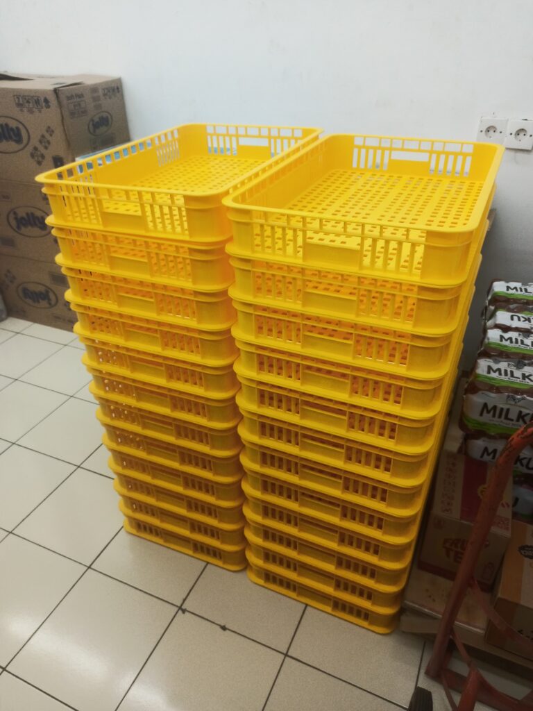 CONTAINER BOX PLASTIK INDUSTRI SERBAGUNA RABBIT 2001, KIRIM KE DEPOK ...