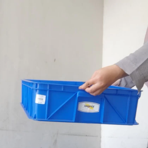 CONTAINER BOX INDUSTRI PLASTIK 28 LITER KIRAPAC 7252 PLS
