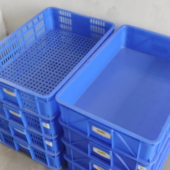 CONTAINER BOX INDUSTRI PLASTIK 28 LITER KIRAPAC 7252 PLS